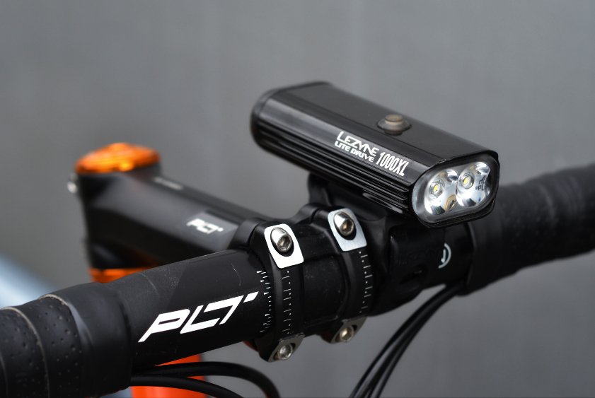 Купить Фонарь передний Lezyne Lite Drive 1000XL за 7777.00 рублей ...