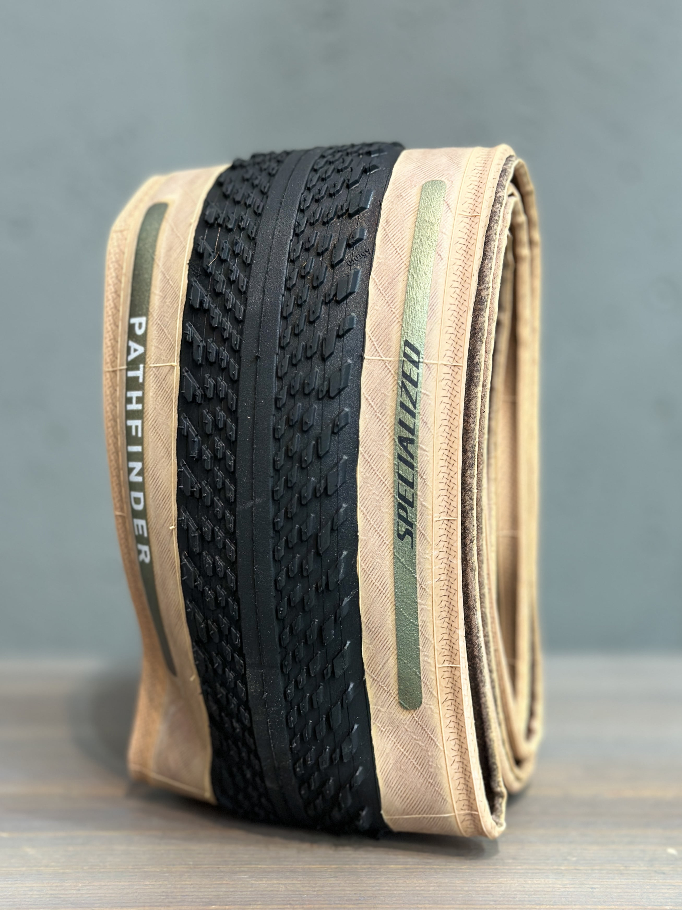 Купить Покрышка 700 Specialized Pathfinder TLR Tan Wall за 6840.00 ...